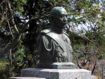 銅像 井上幾太郎